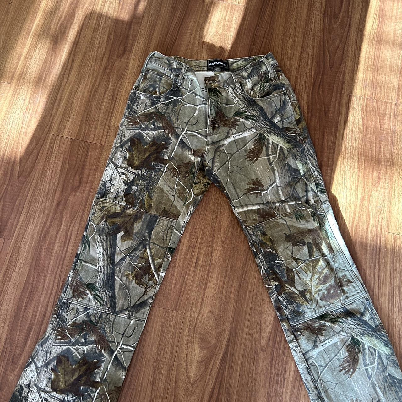 real tree camo jeans 30x32 - Depop