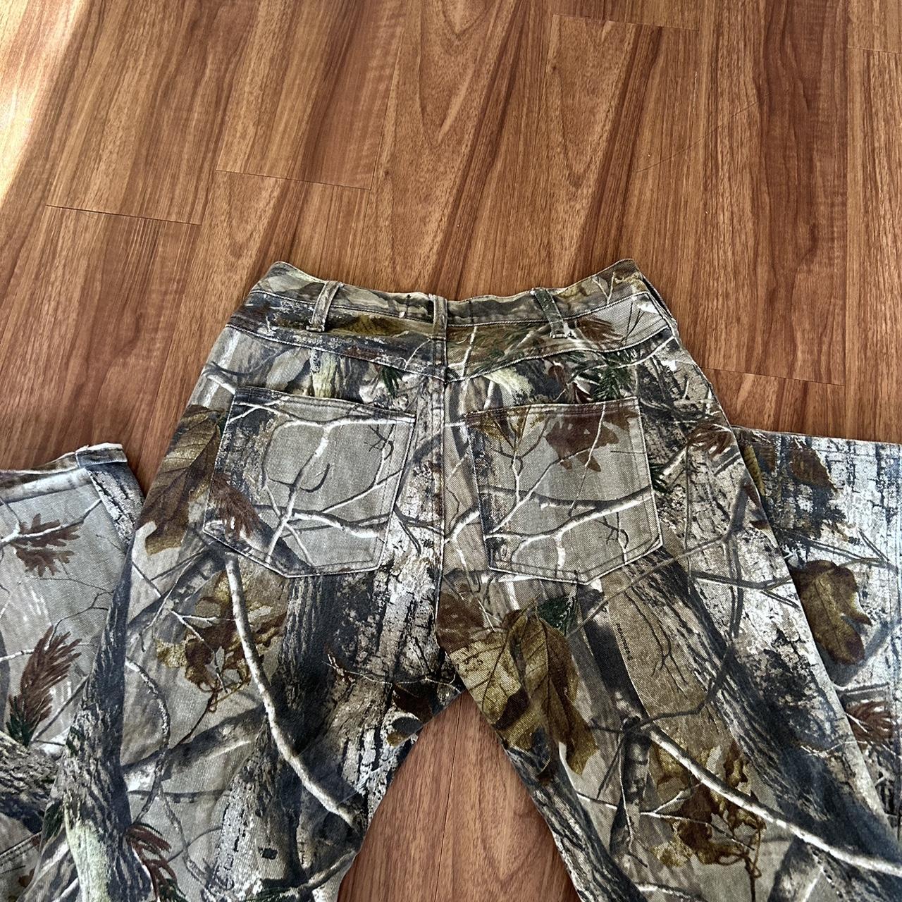 real tree camo jeans 30x32 - Depop