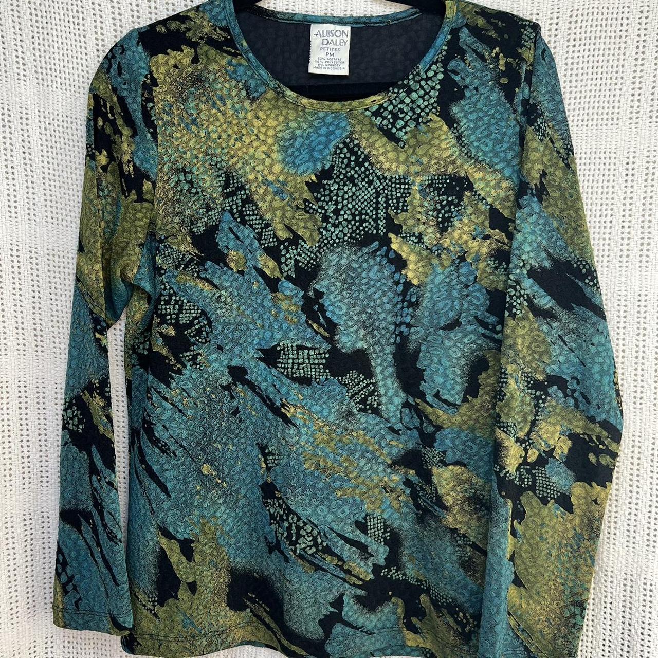 vintage “Allison Daley” patterned top 💚💙 • thrifted... - Depop