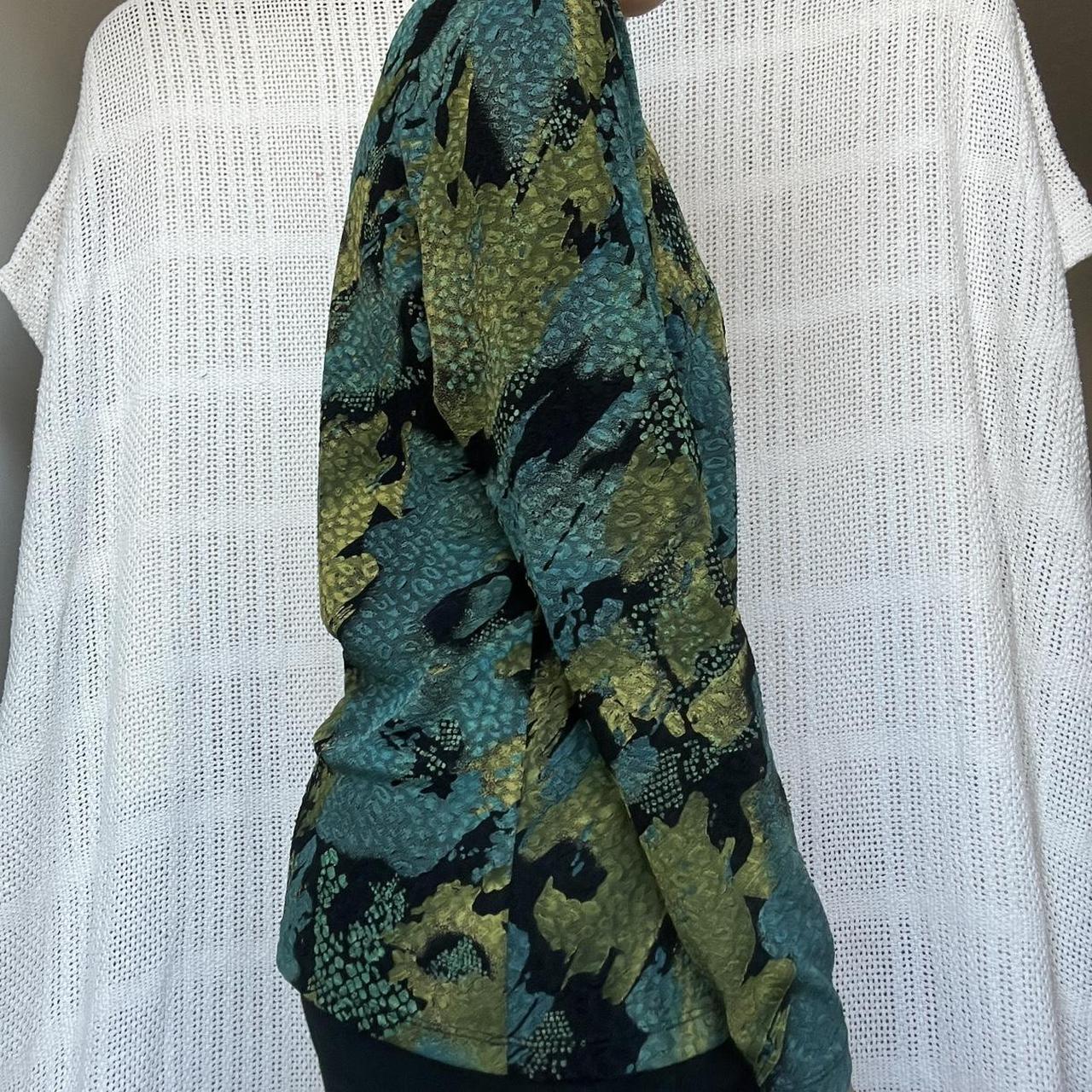 vintage “Allison Daley” patterned top 💚💙 • thrifted... - Depop