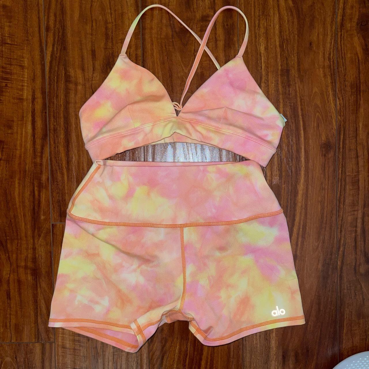 Alo yoga matching workout set - Depop