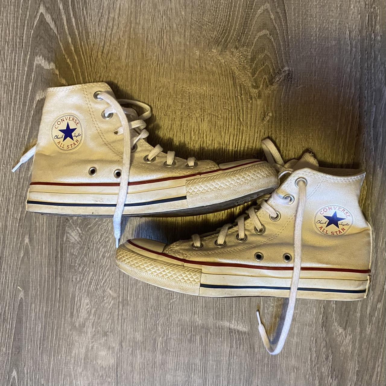 white converse - size 4 ⭐️ one ring is missing... - Depop