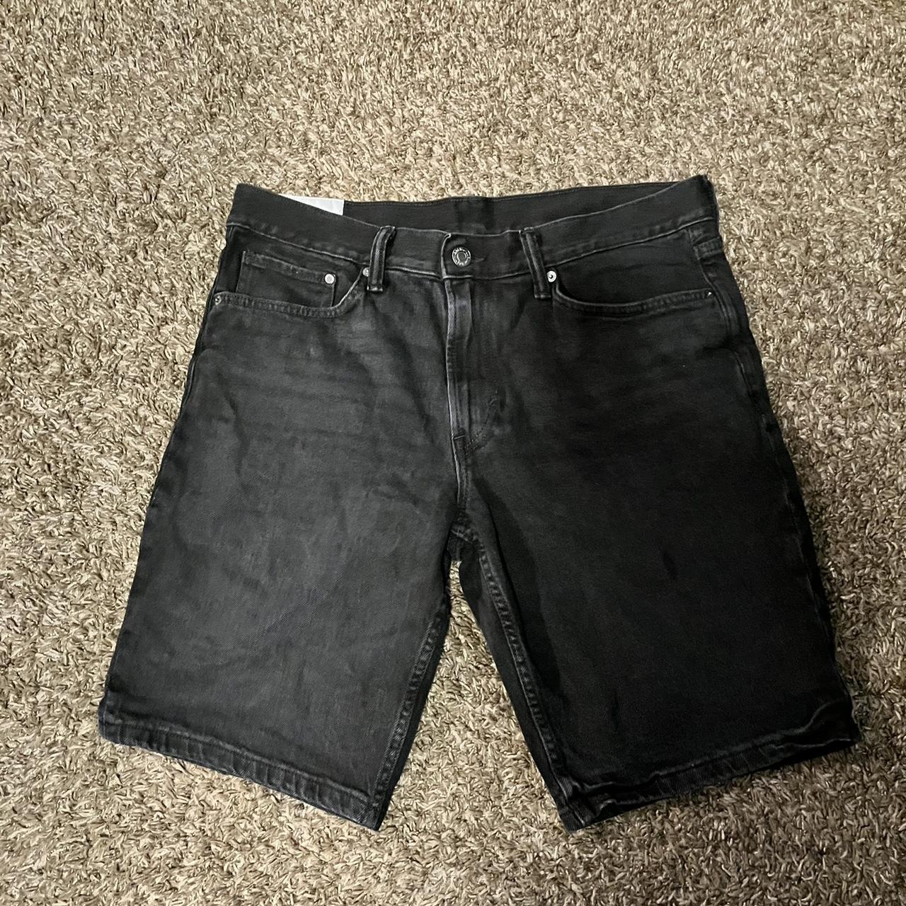 Black denim H&M jorts •perfect fit and color •waist 34 - Depop