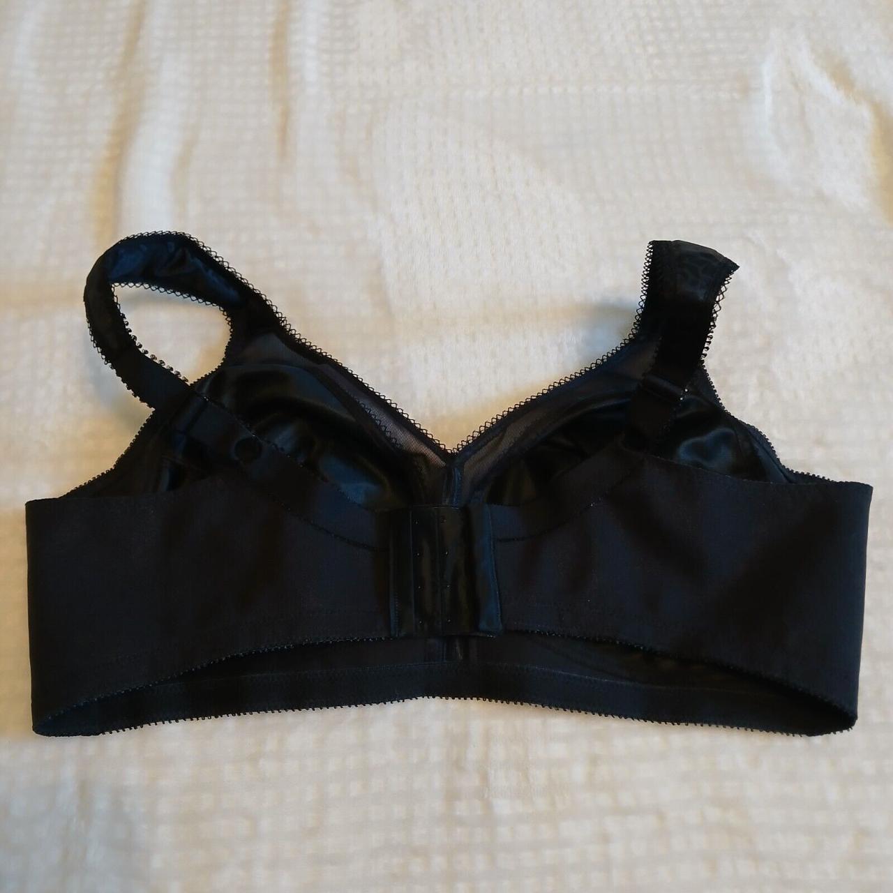 Playtex 18 Hour Comfort Bra 44C Black Floral Mesh... - Depop