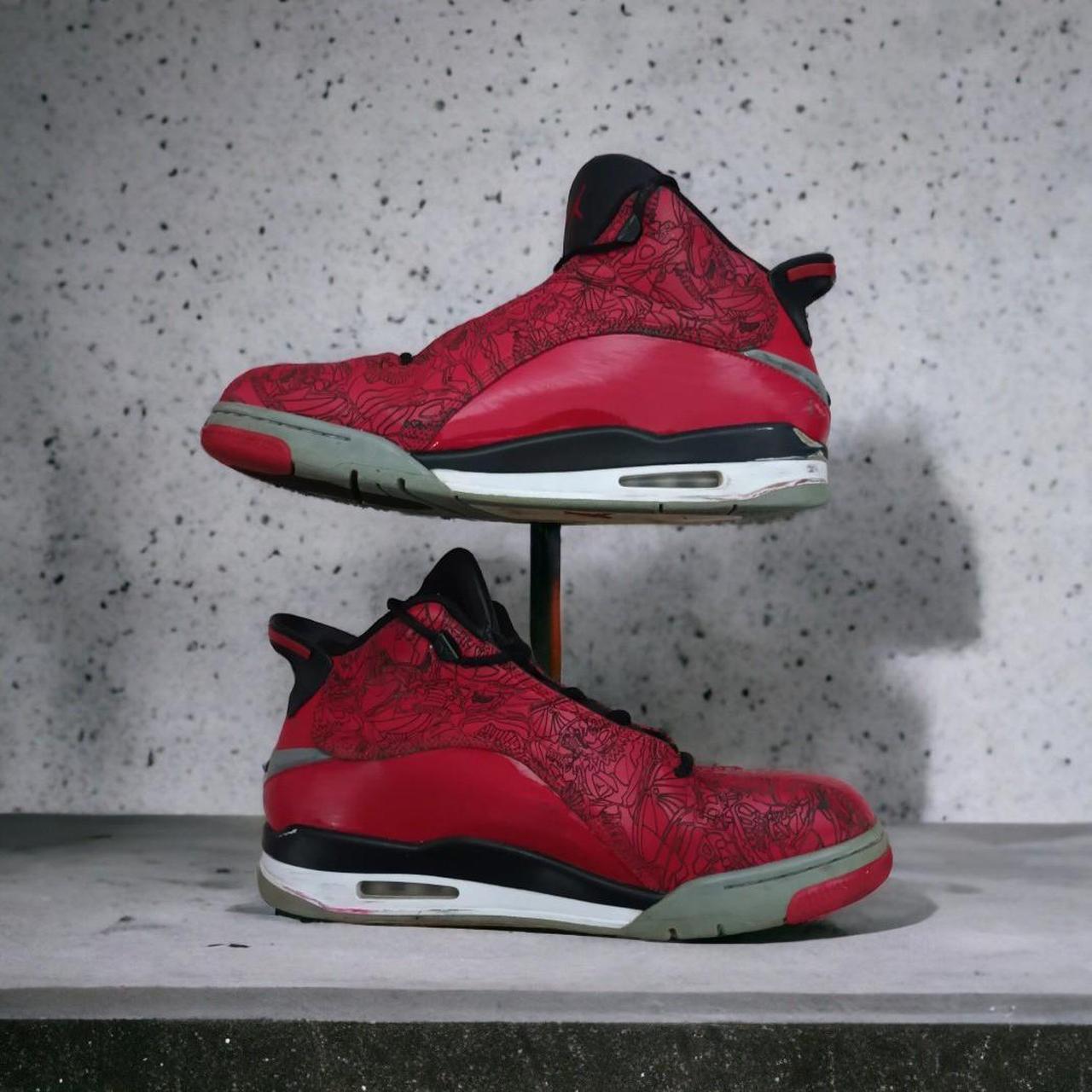 Jordan Men's Black and Red Trainers | Depop