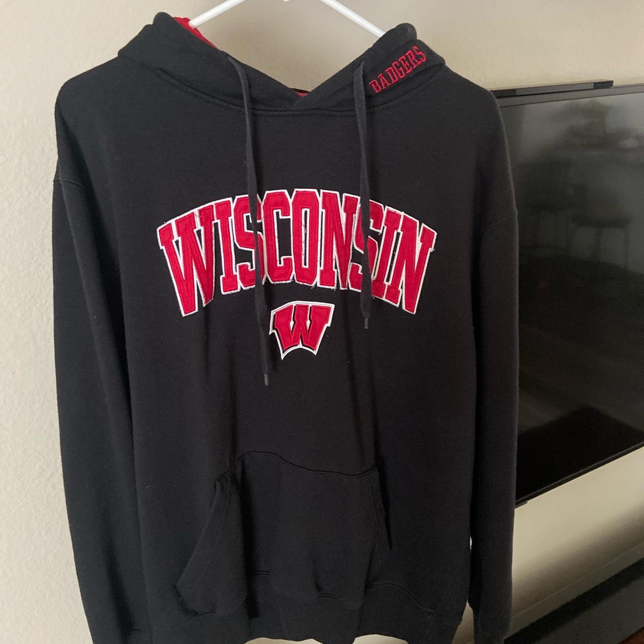 Wisconsin Badgers Hoodie - Depop