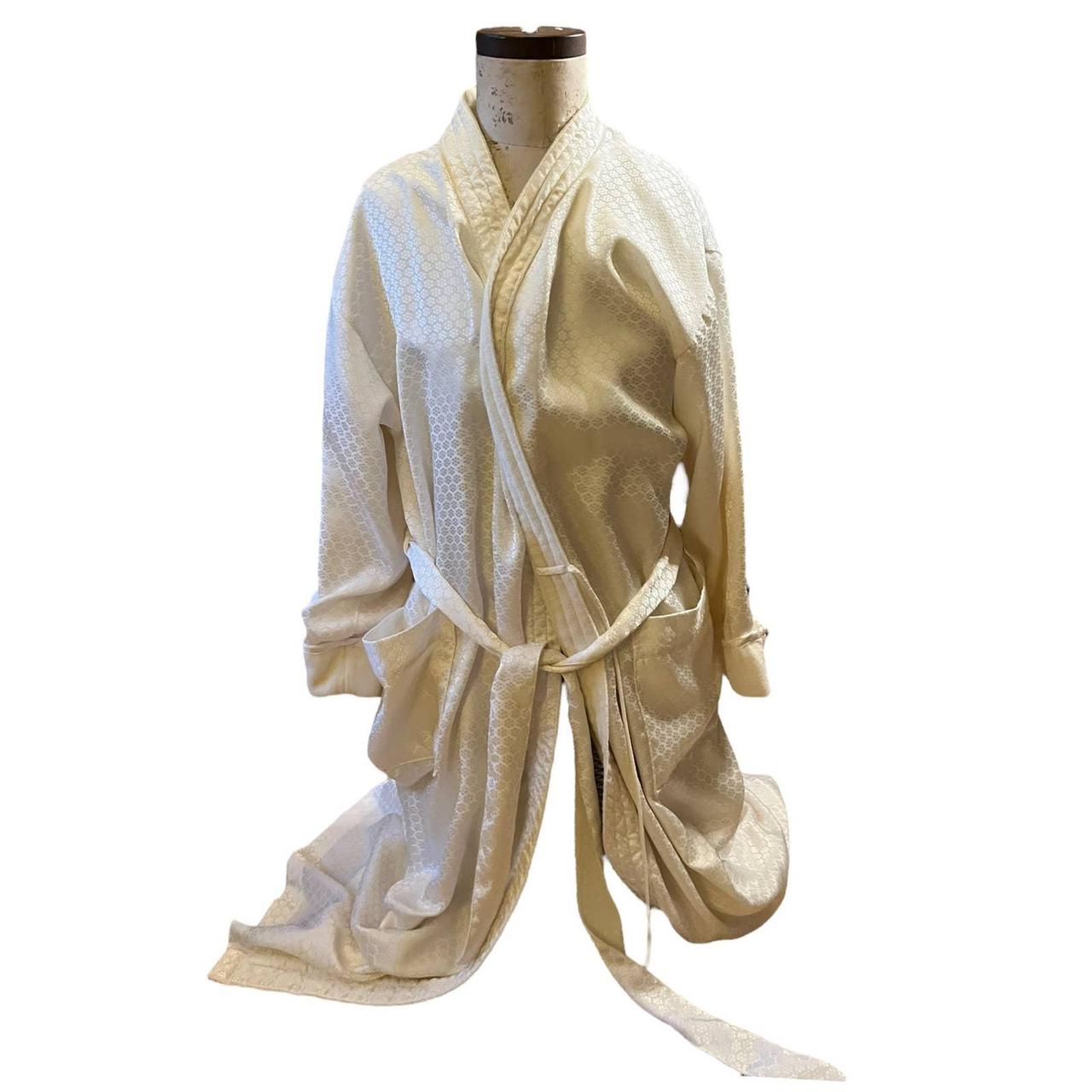Victoria's Secret Women's Cream Robe | Depop