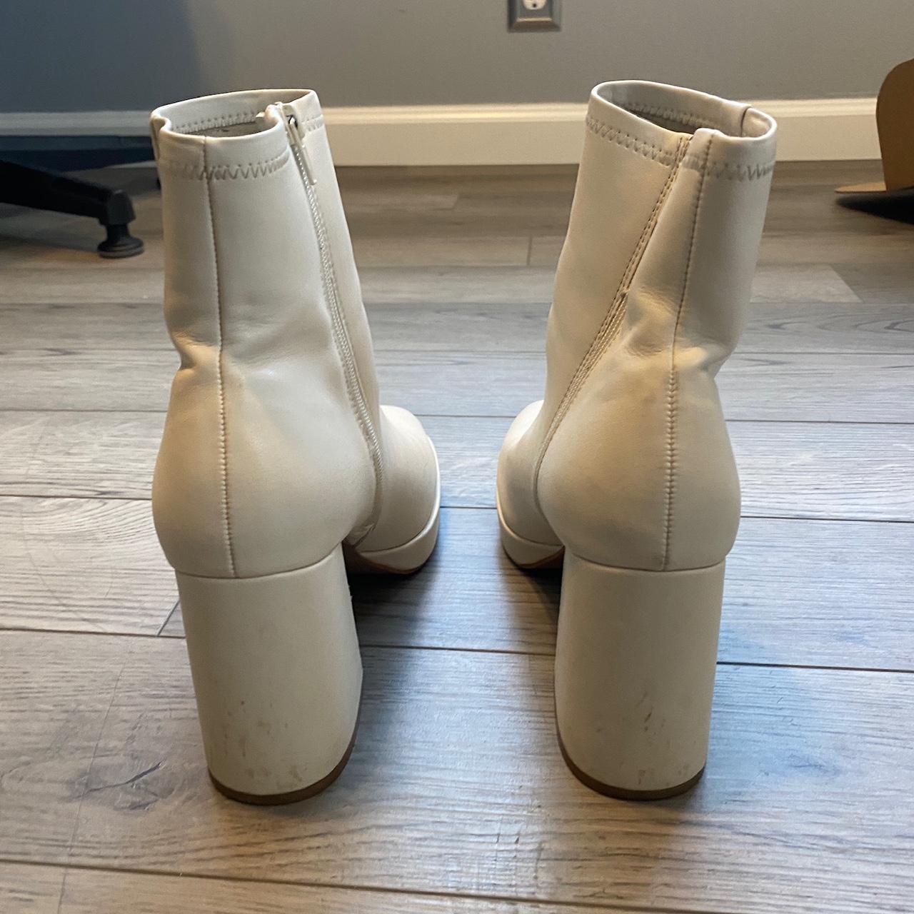 Steve Madden Women's White Boots | Depop