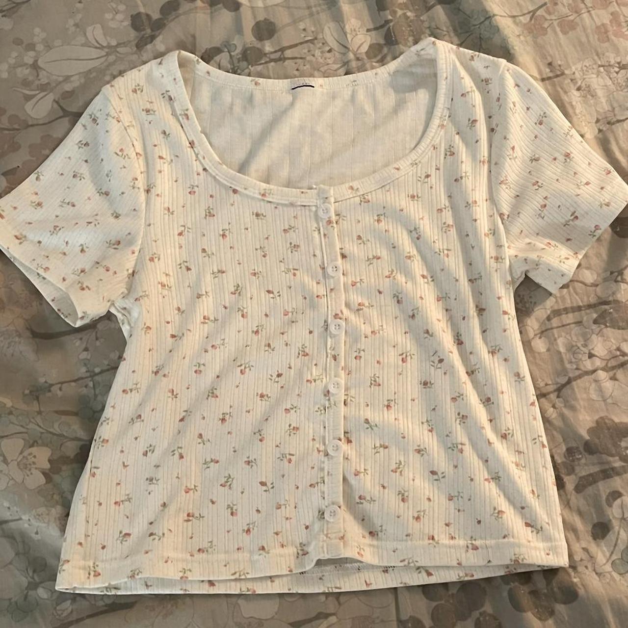 Floral Coquette style tee💐🌷 Size M/L Slightly... - Depop