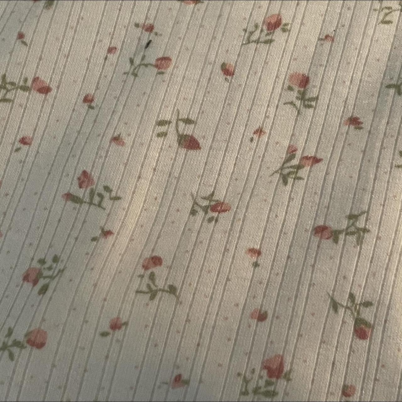 Floral Coquette style tee💐🌷 Size M/L Slightly... - Depop