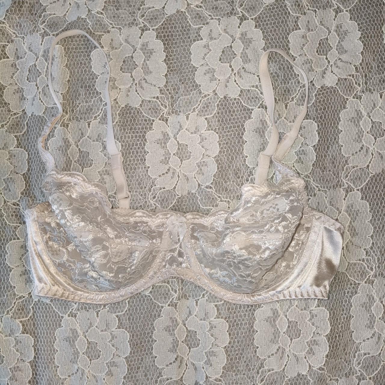 Cute satin lace bra • 34C • Cute vintage look •... | Depop