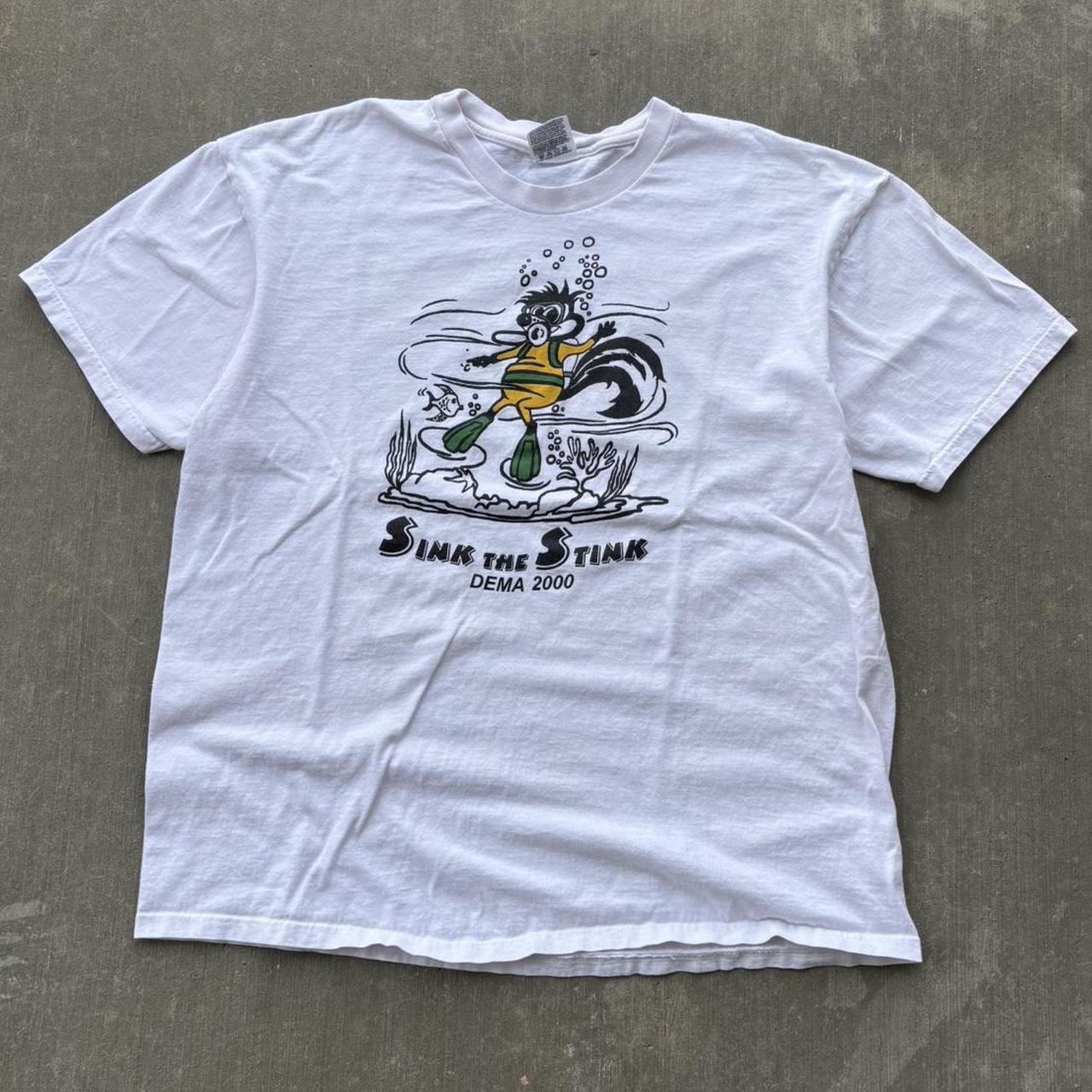 Vintage 2000 Sink the Stink funny skunk diving... | Depop