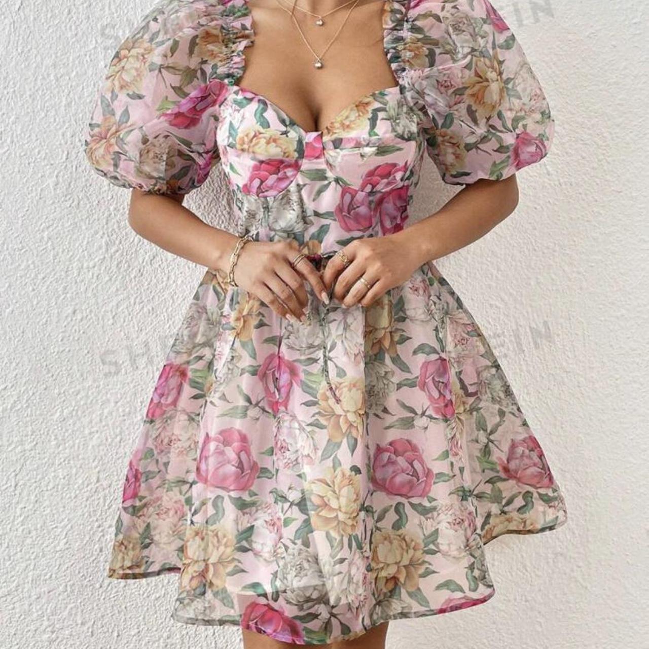 Floral print puff sleeve dress💐 Never been worn... - Depop