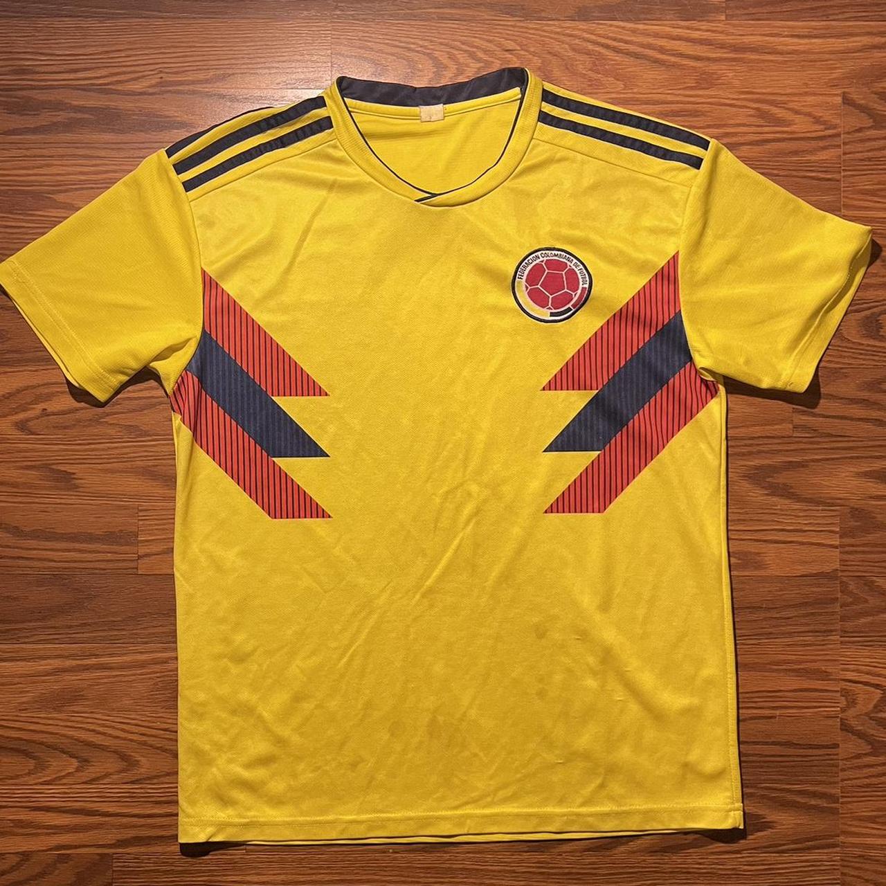 Vintage Colombia soccer kit (The lighting makes it... - Depop