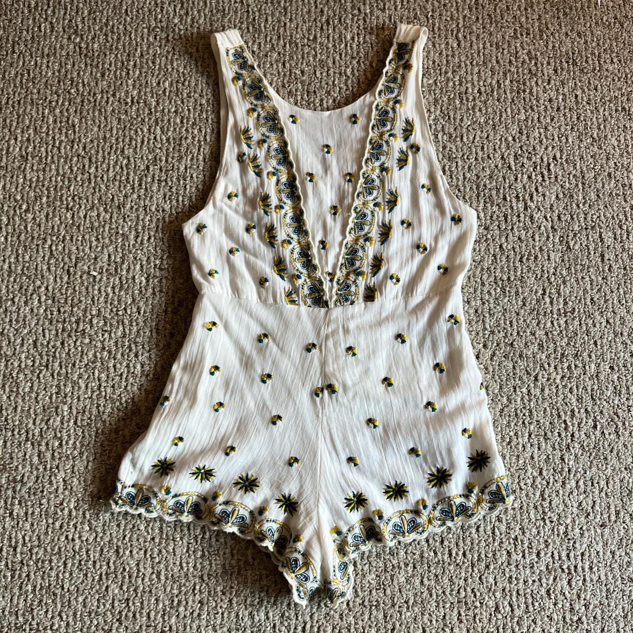 embroidered floral romper - Depop