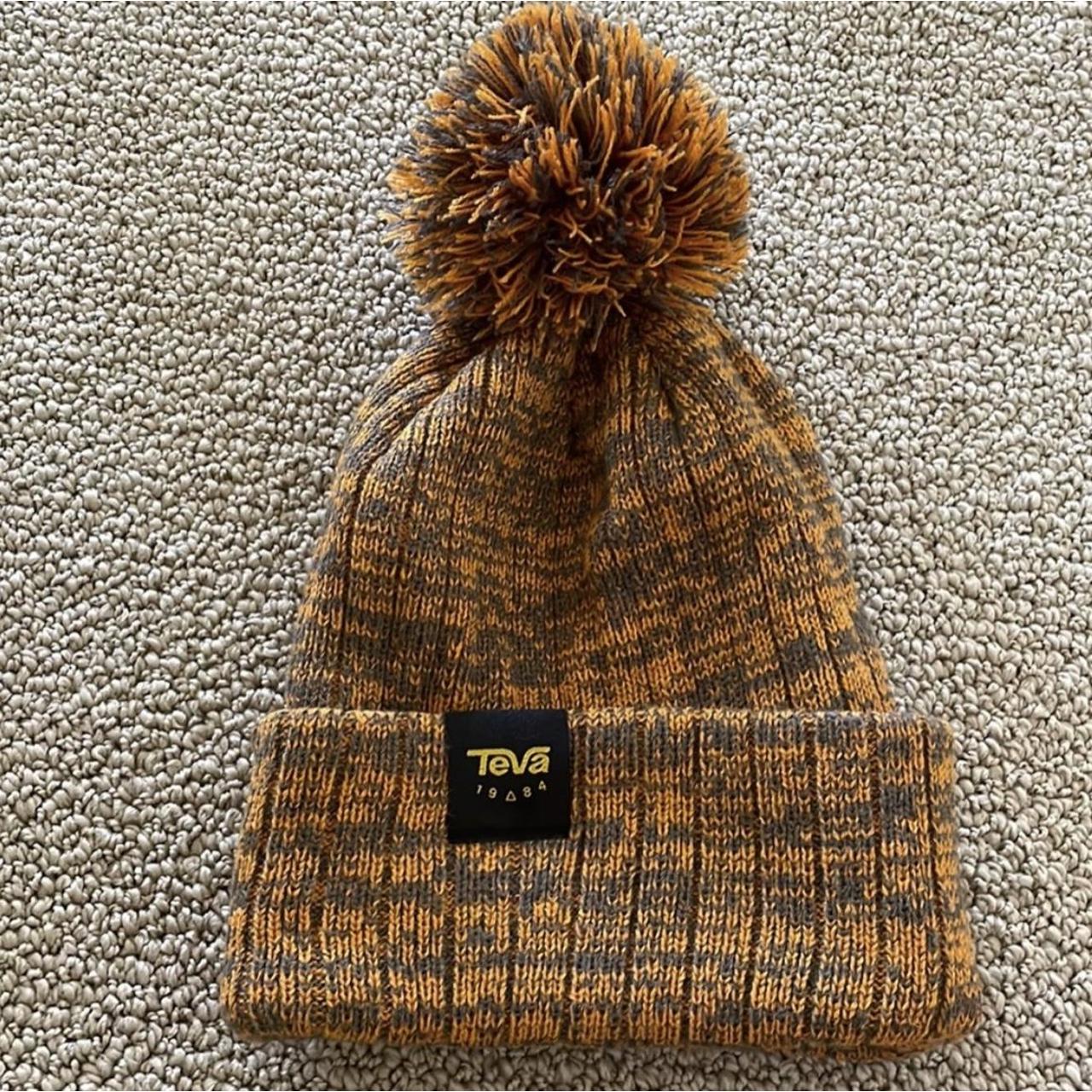 Teva Orange & Gray Beanie One Size in excellent... - Depop