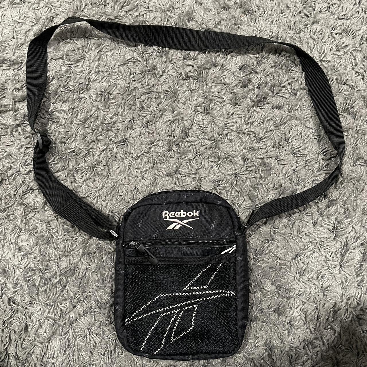 Reebok side/shoulder bag - Depop