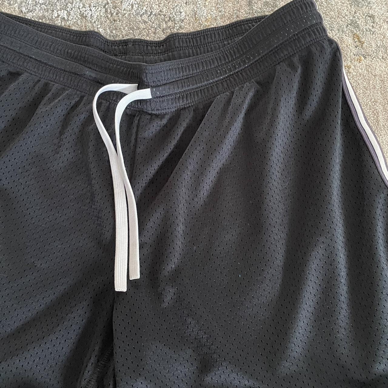 Nike basketball mesh shorts Tags are cut but fits szL - Depop