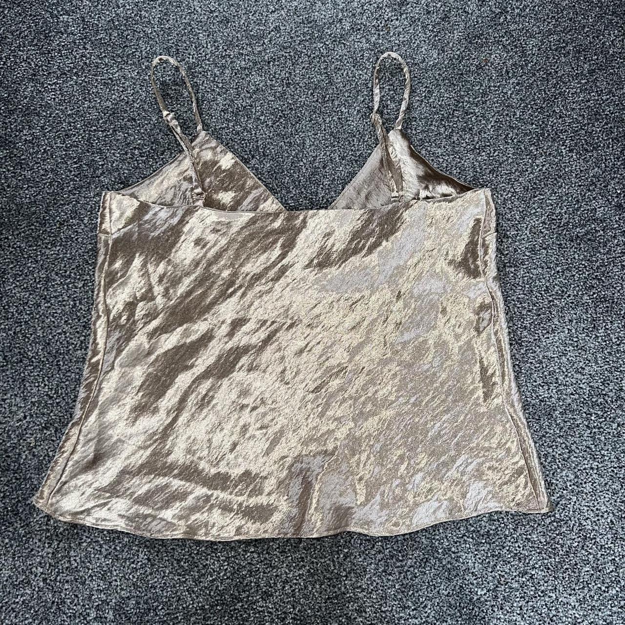 Gold top, size 10, never worn PRICE INCLUDES POSTAGE... - Depop