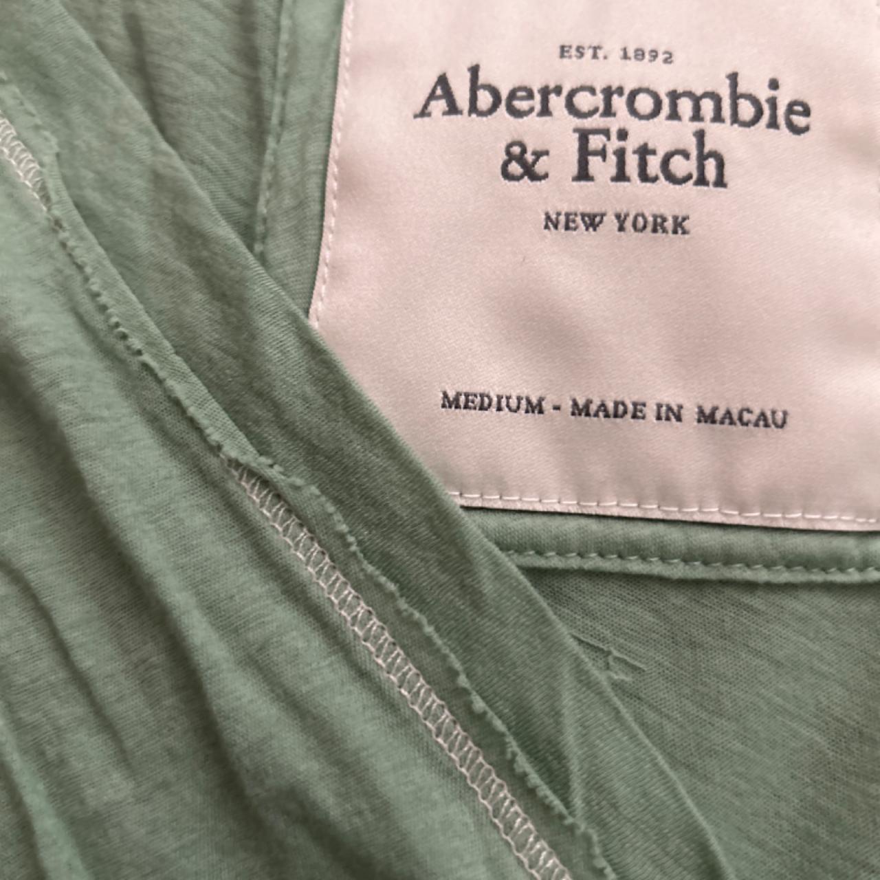 Abercrombie & Fitch babydoll long sleeve Missing... - Depop