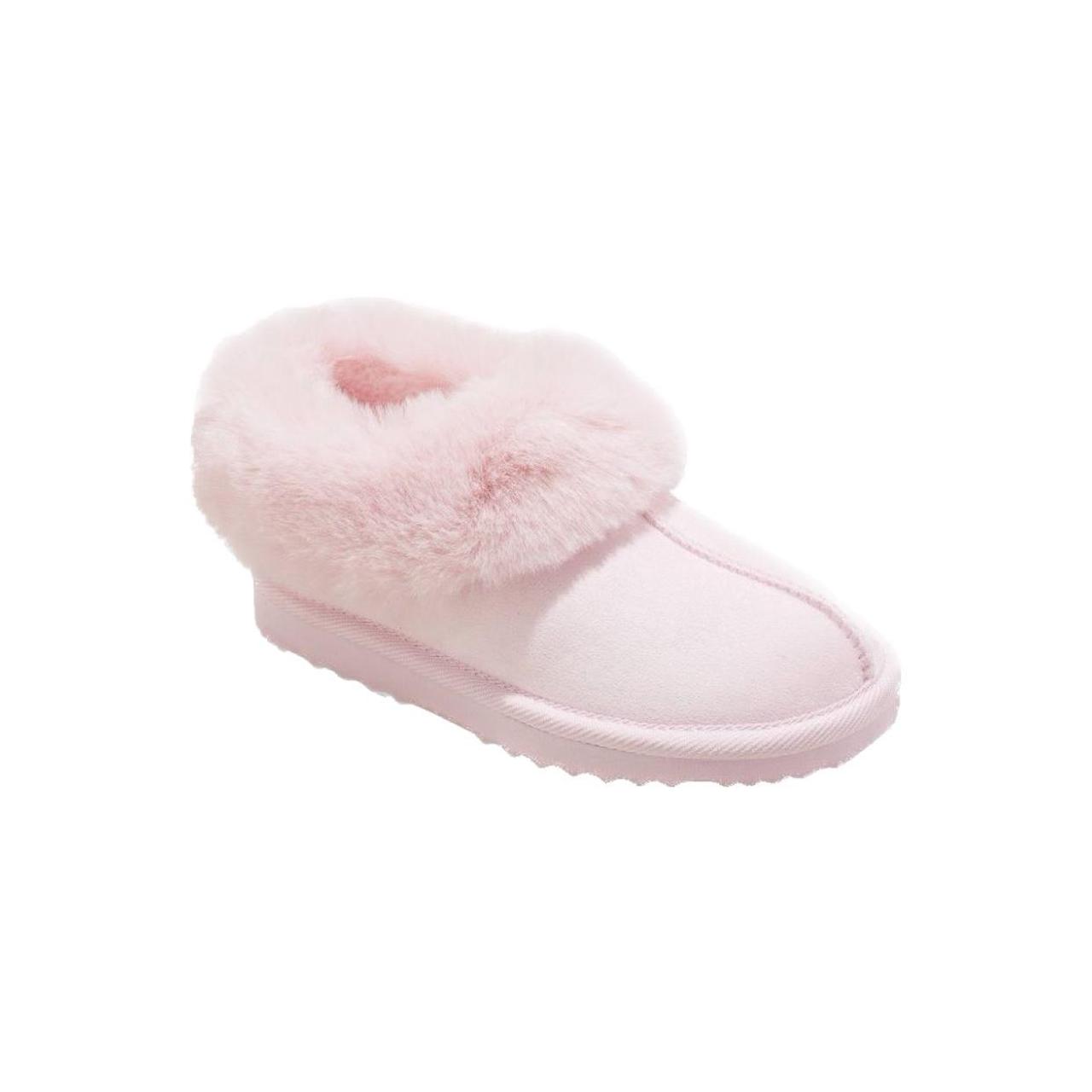baby pink fluffy house slippers • size 6 kids =... - Depop