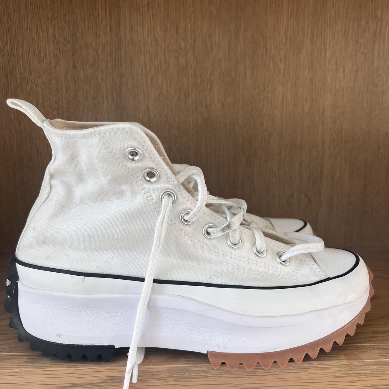 Cute platform converse. So cute with jeans! - Depop