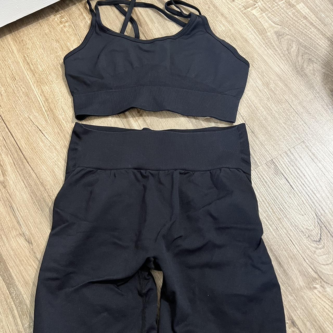 black workout set never used both size medium - Depop