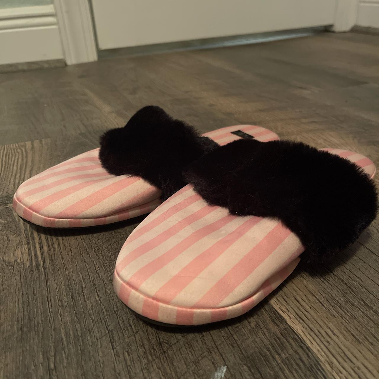 Victoria's Secret Women's Slippers | Depop
