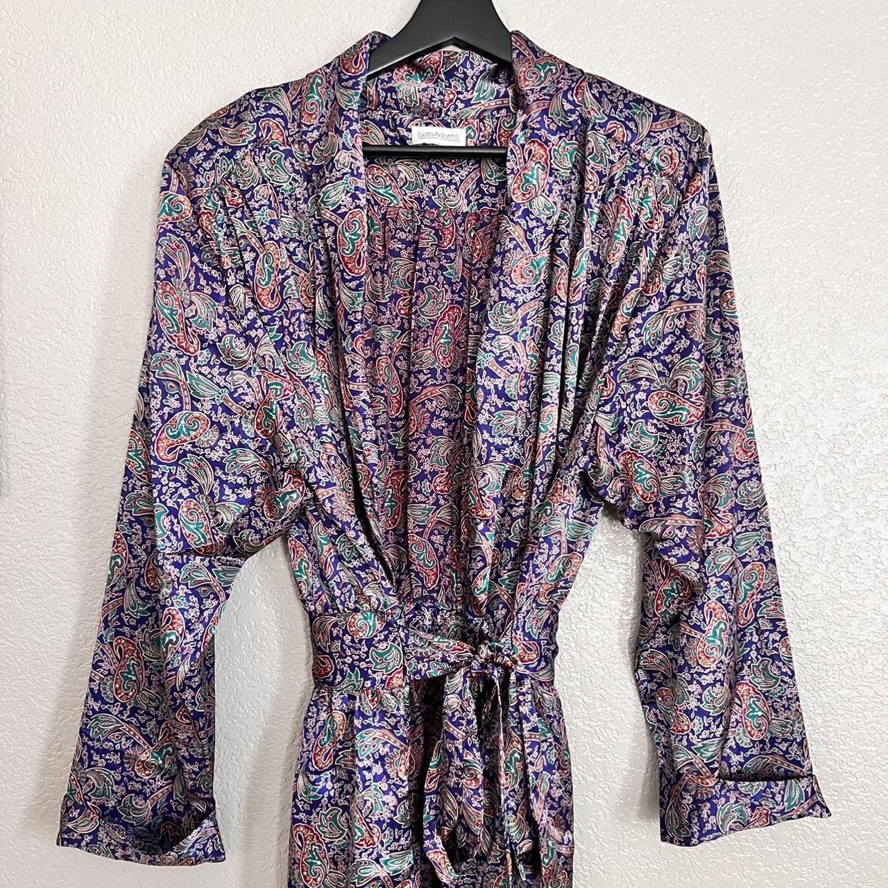 Laura Adams, vintage paisley long silk dressing robe... - Depop