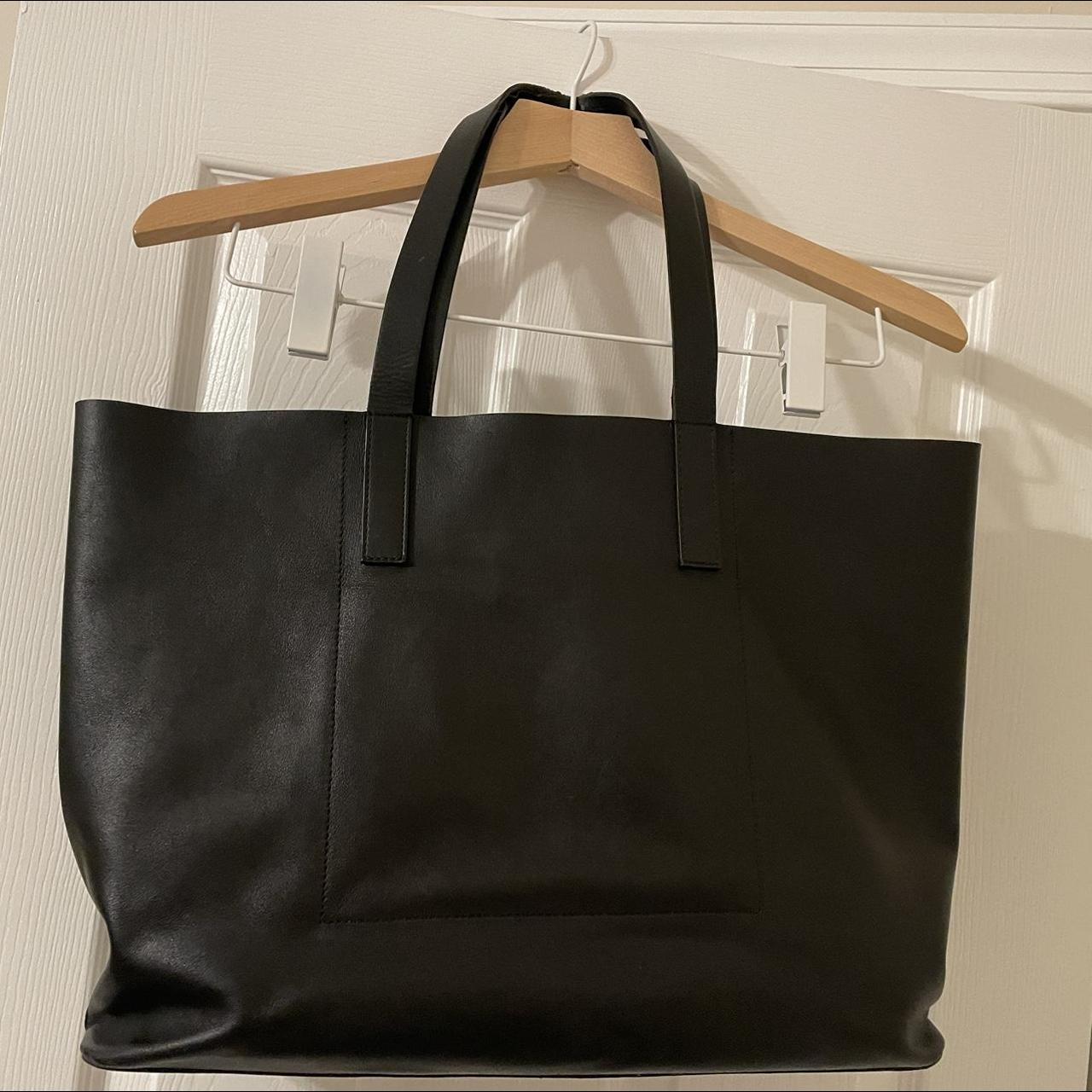 Everlane Black leather tote - Depop