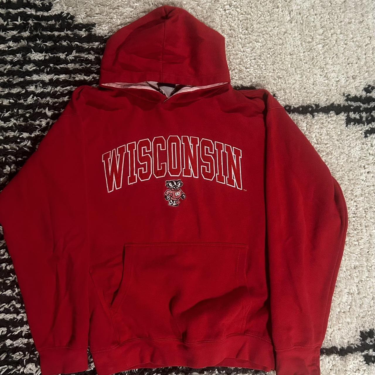 Wisconsin badgers hoodie!! L - Depop