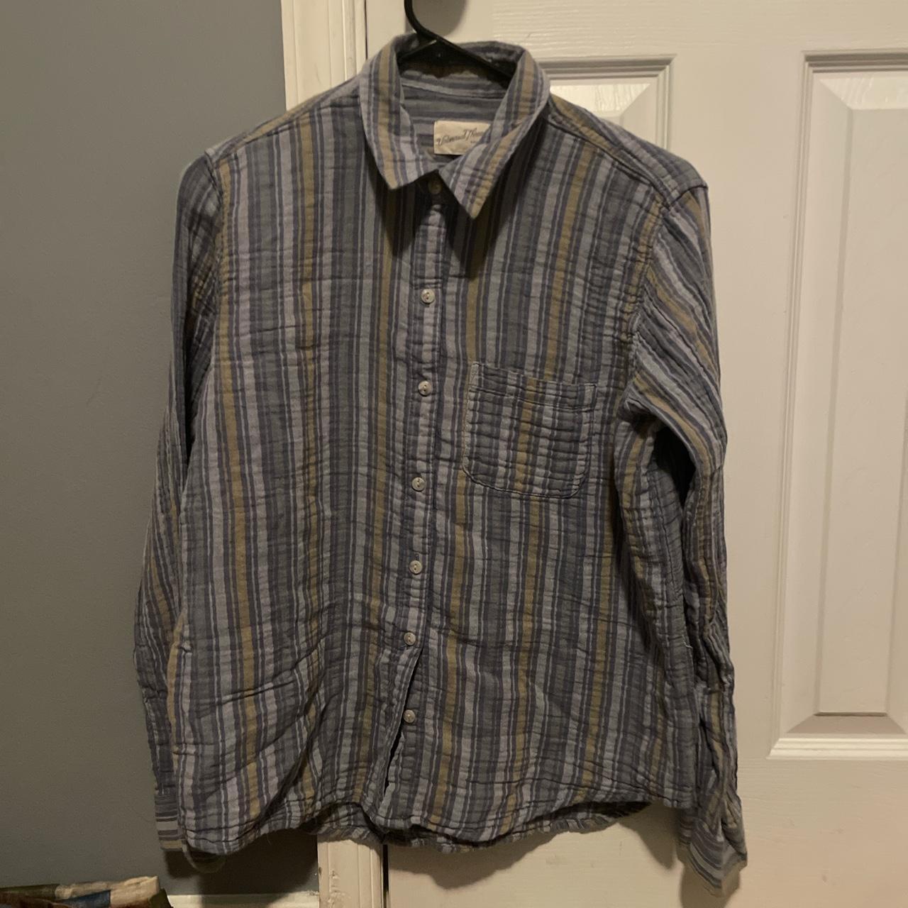 Universal threads button up women’s shirt - Depop