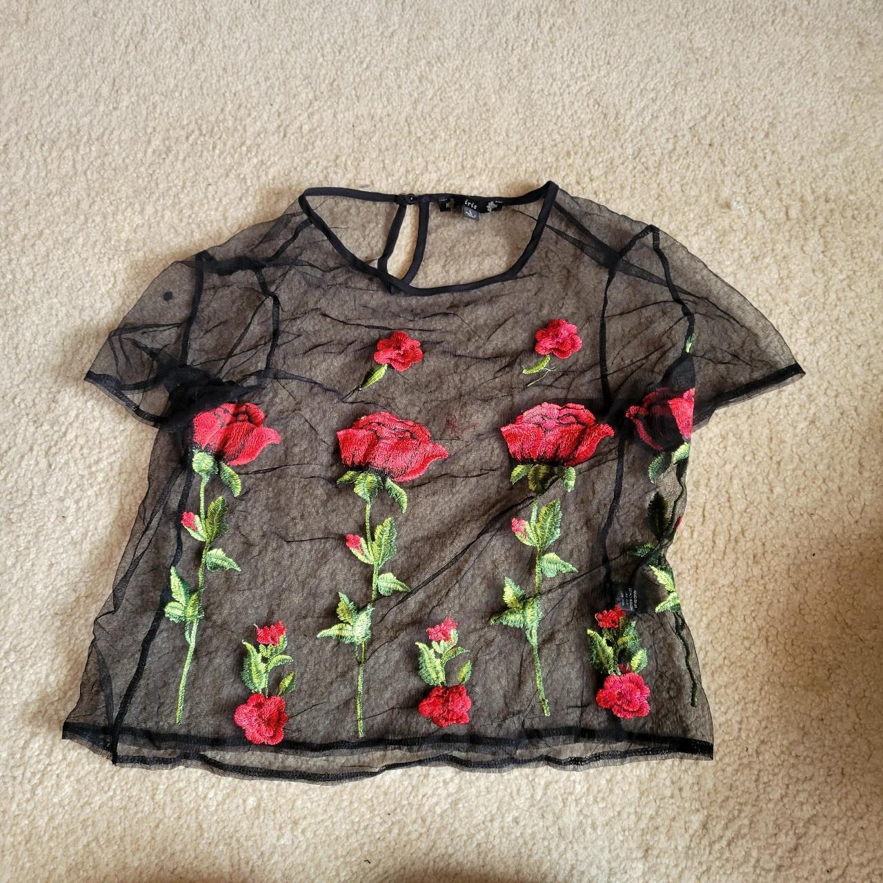 Women's Black and Red Crop-top | Depop
