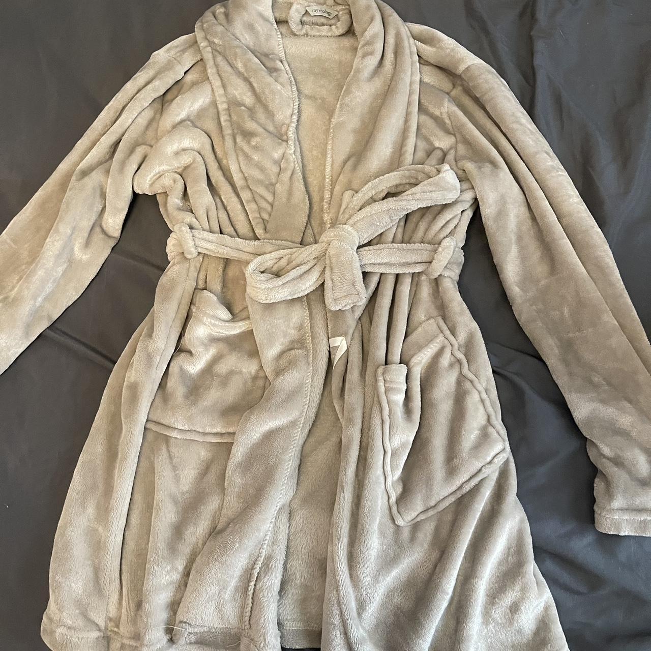 Fuzzy Robe// used maybe twice - Depop