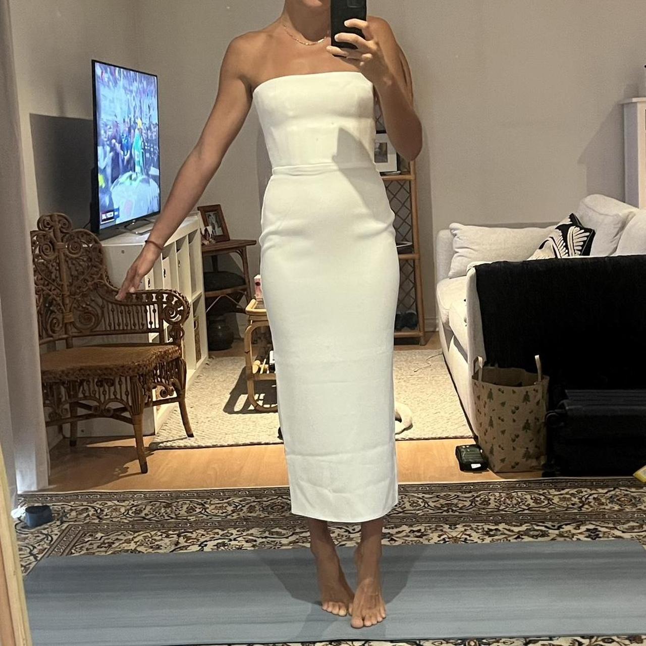 Alex Perry Callan Strapless Midi Dress. Size 6.... - Depop