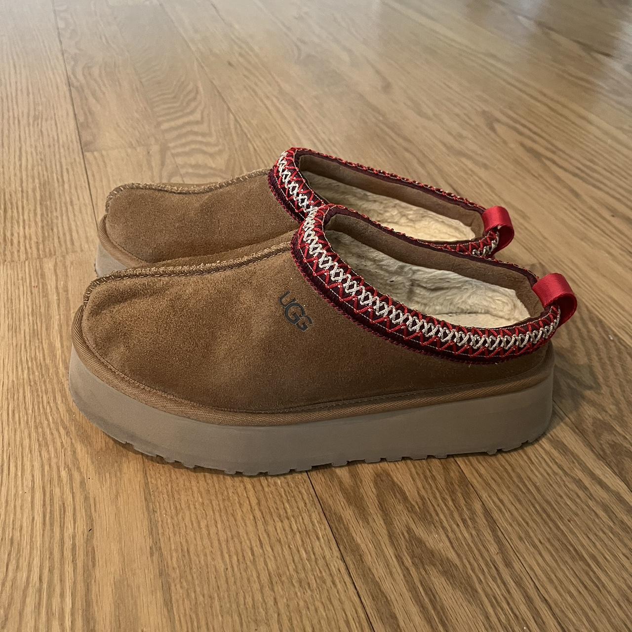 UGG Women's Tan Slippers | Depop