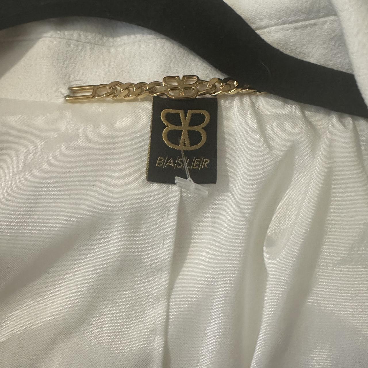 Basler white woman suit jacket Size 44 Italian so a... - Depop