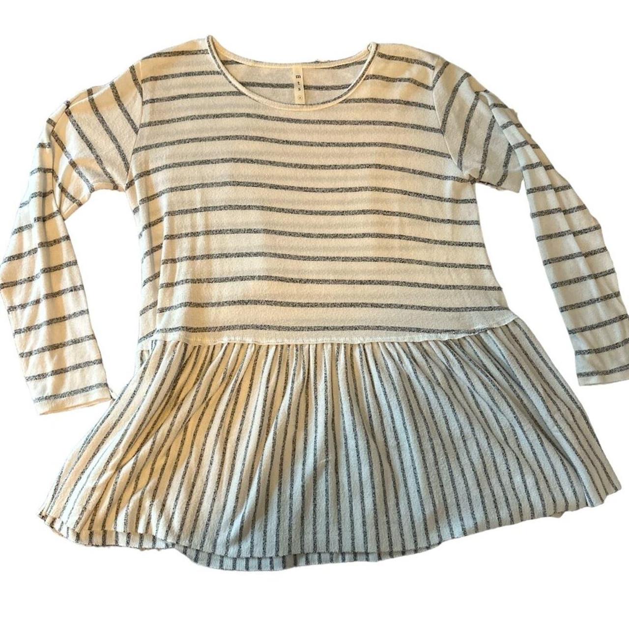 White Oversized MTS tunic Size Small SO SOFT - Depop