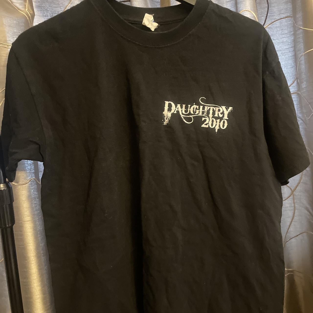 2010 Daughtry crew concert shirt Size xl... - Depop