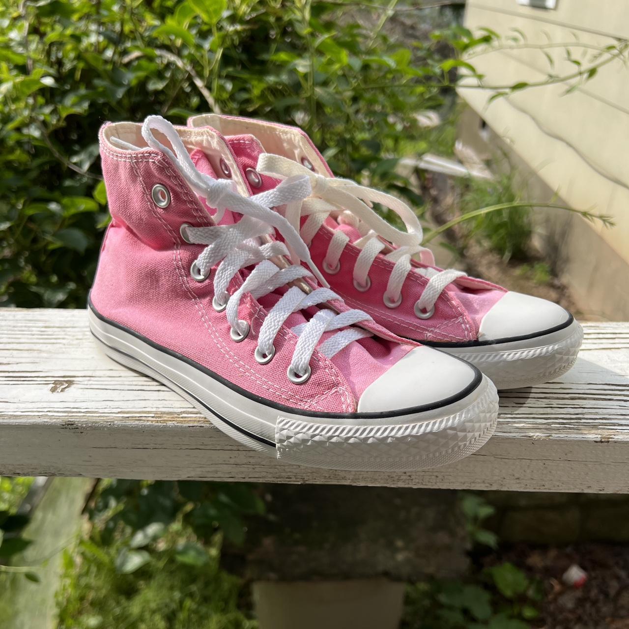 Converse Women's Pink and White Trainers | Depop