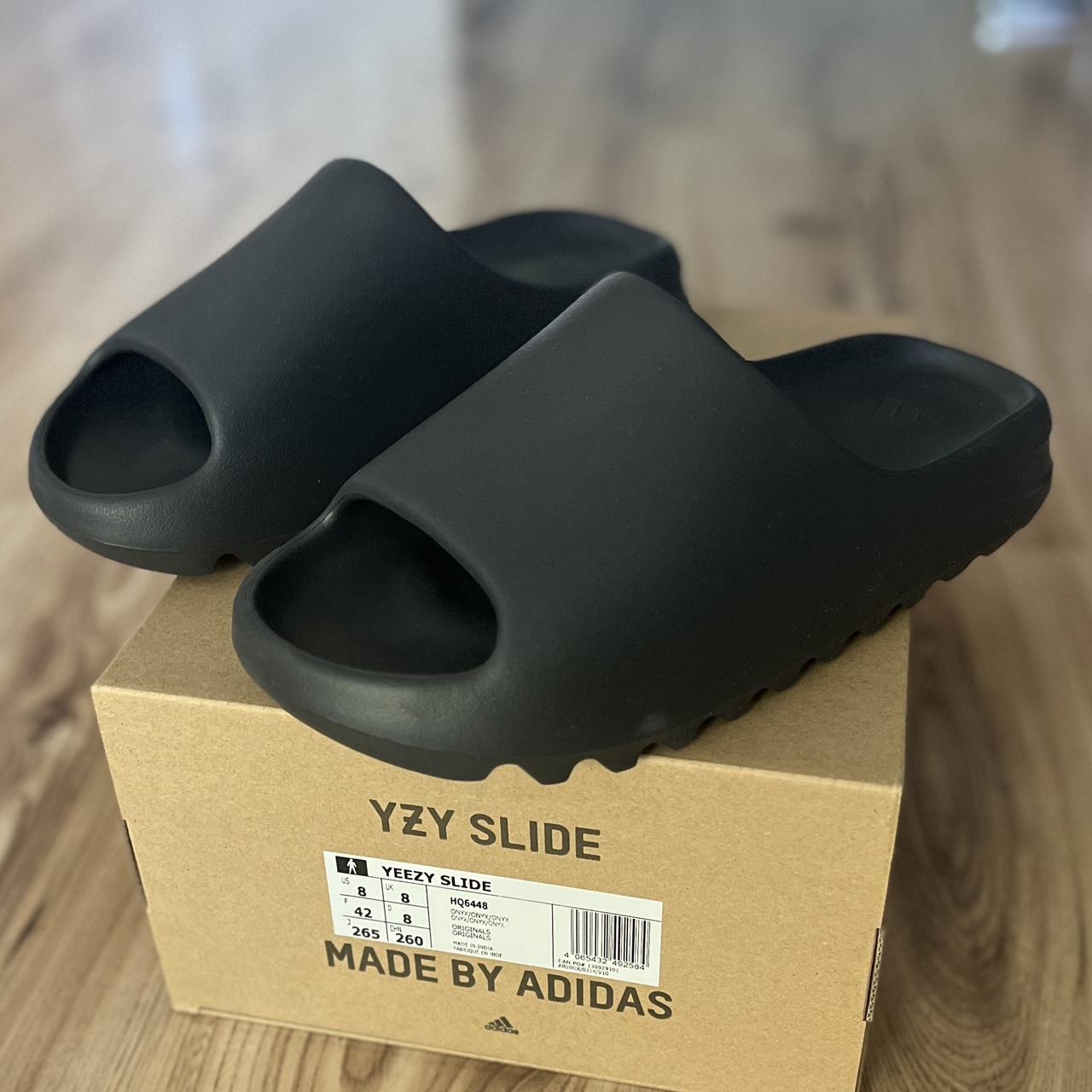 Yeezy Men's Black Slides | Depop