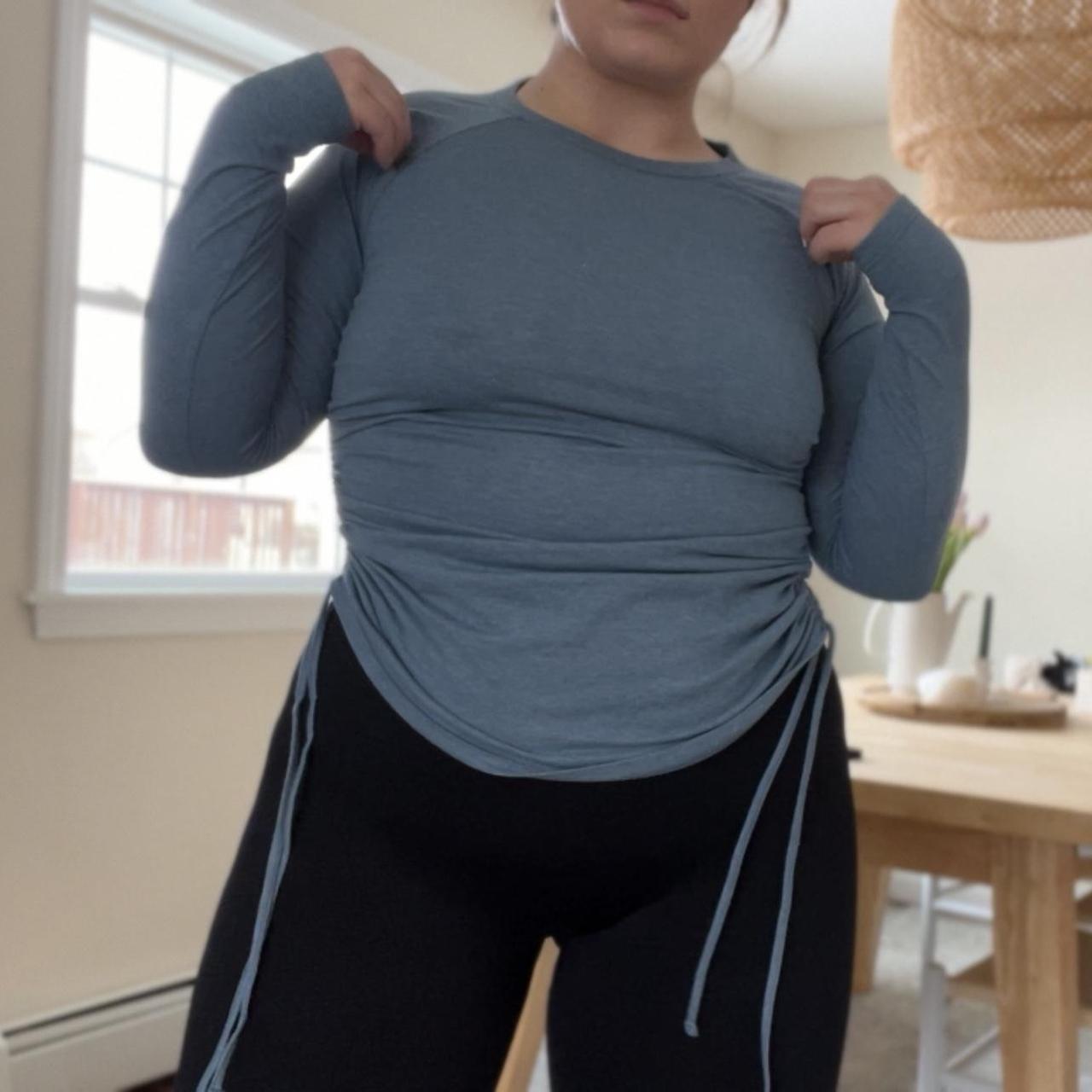 Fitness top - size S,M ! - Depop