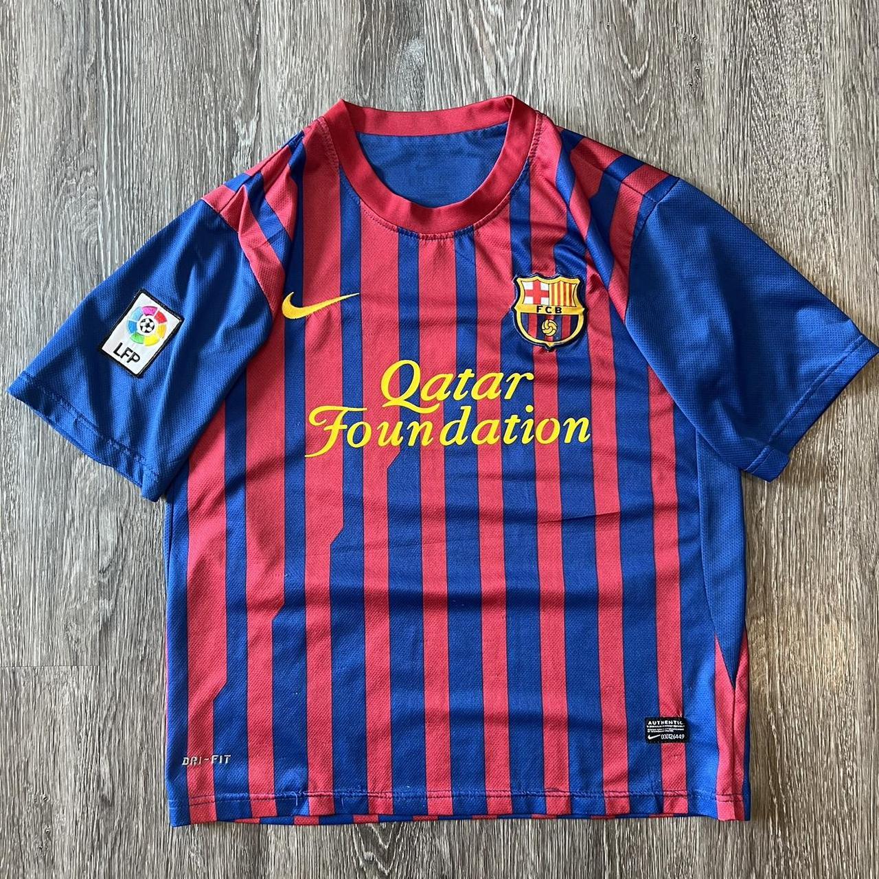 Y2K vintage Messi jersey Slight cracking and... - Depop