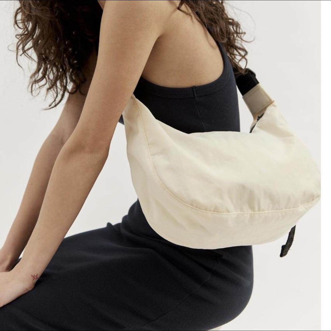 Baggu medium nylon crescent bag. Ivory colorway - Depop