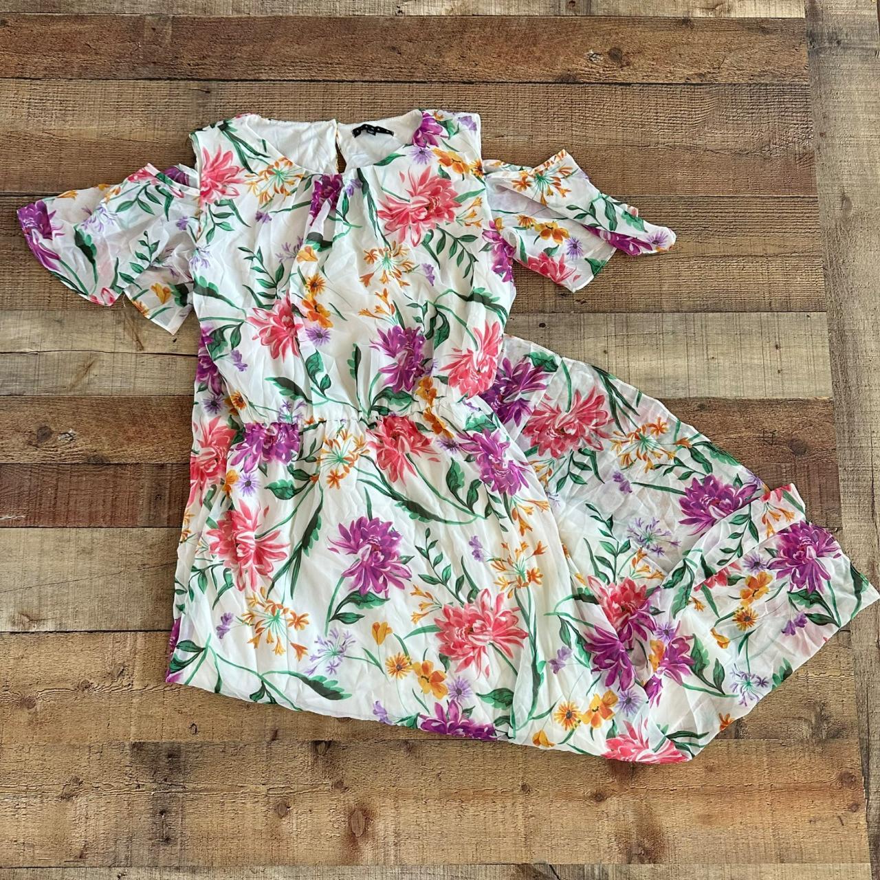 Tiana B. Womens cold shoulder spring floral maxi... - Depop