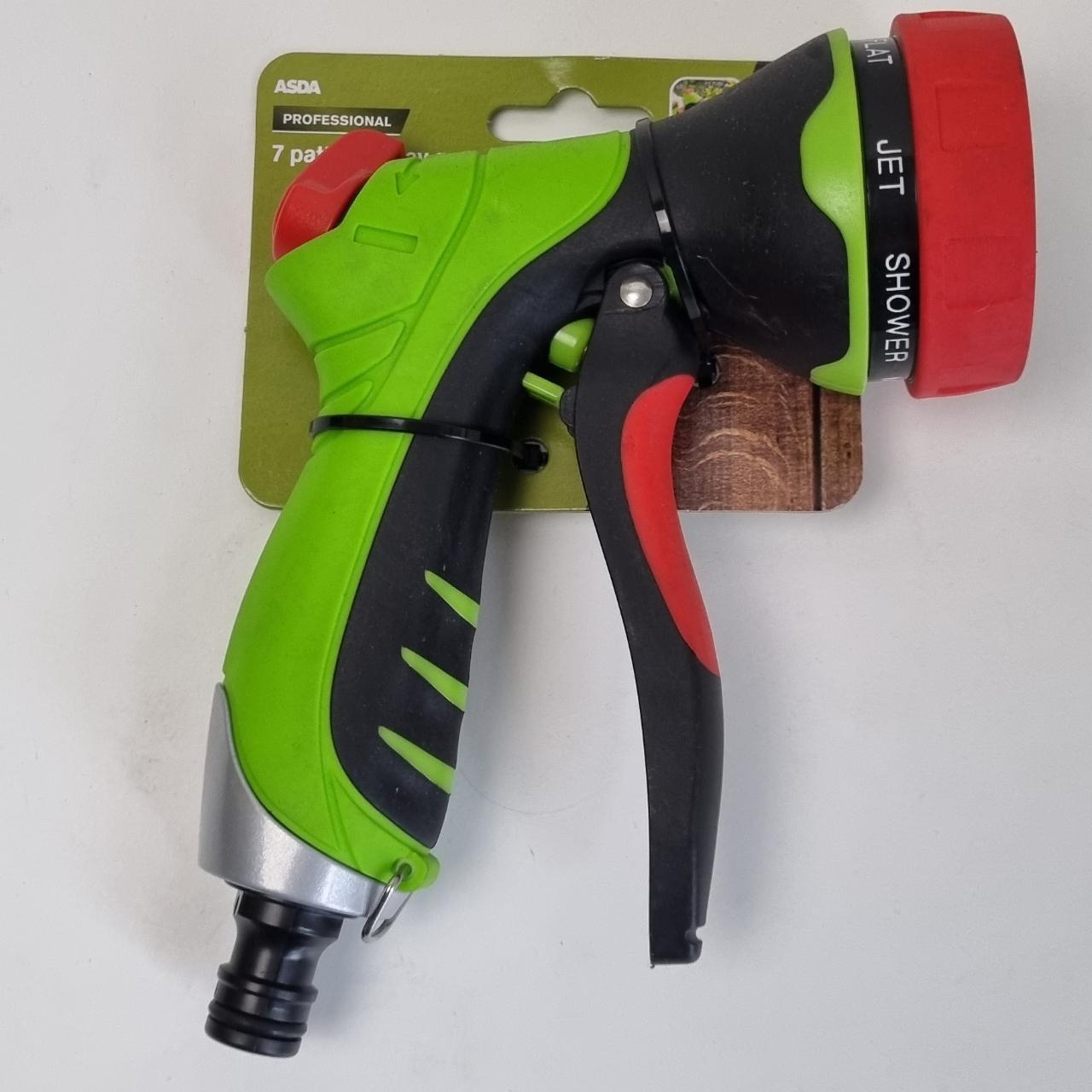 7 pattern spray gun . 8 function . soft grip... - Depop