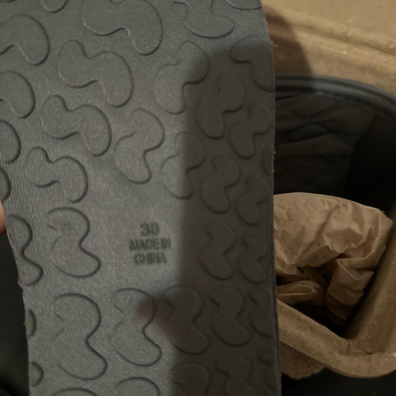 Skim slides 39, run small never wore them #skims - Depop