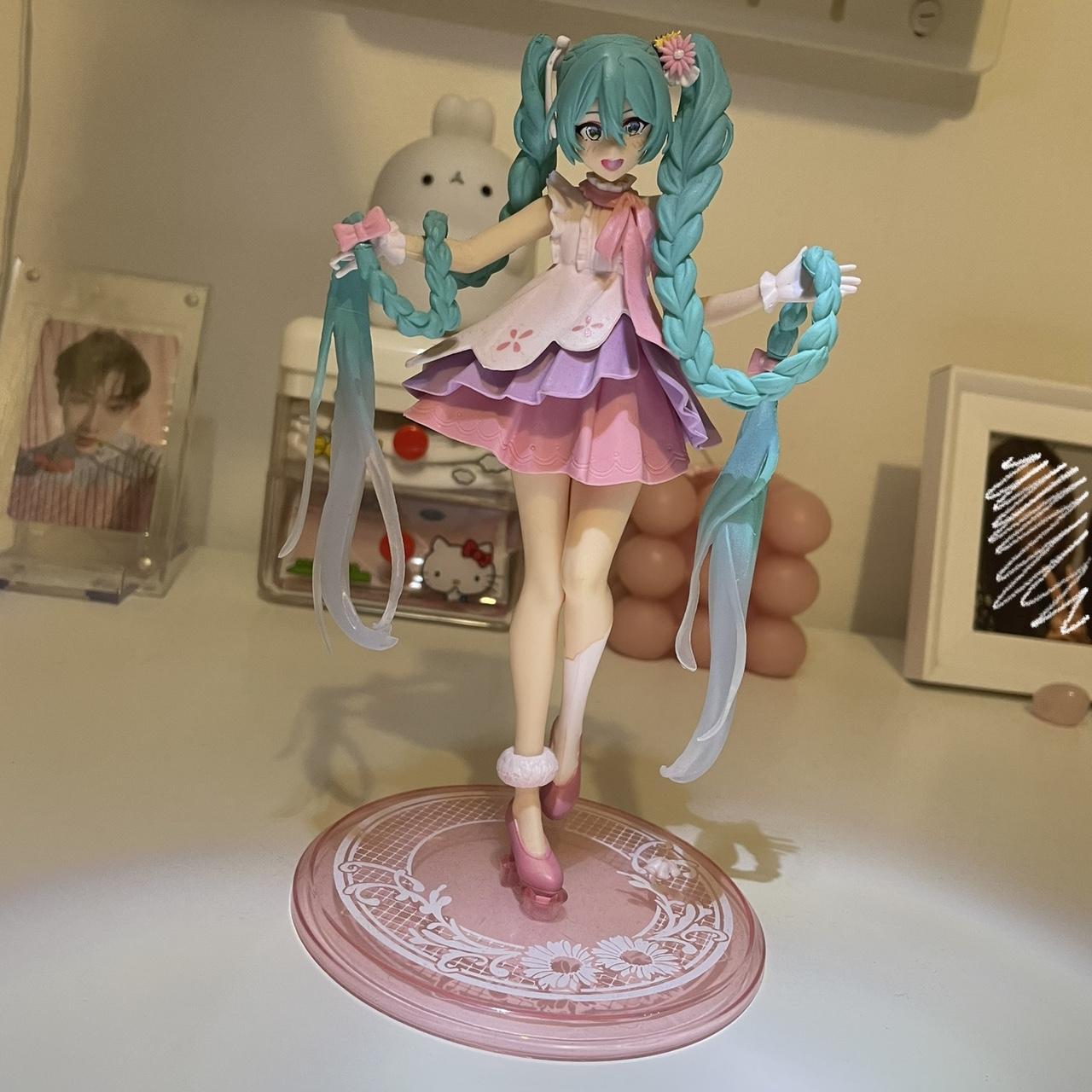 hatsune miku ☆ figure (fake!!) » this figure was... - Depop