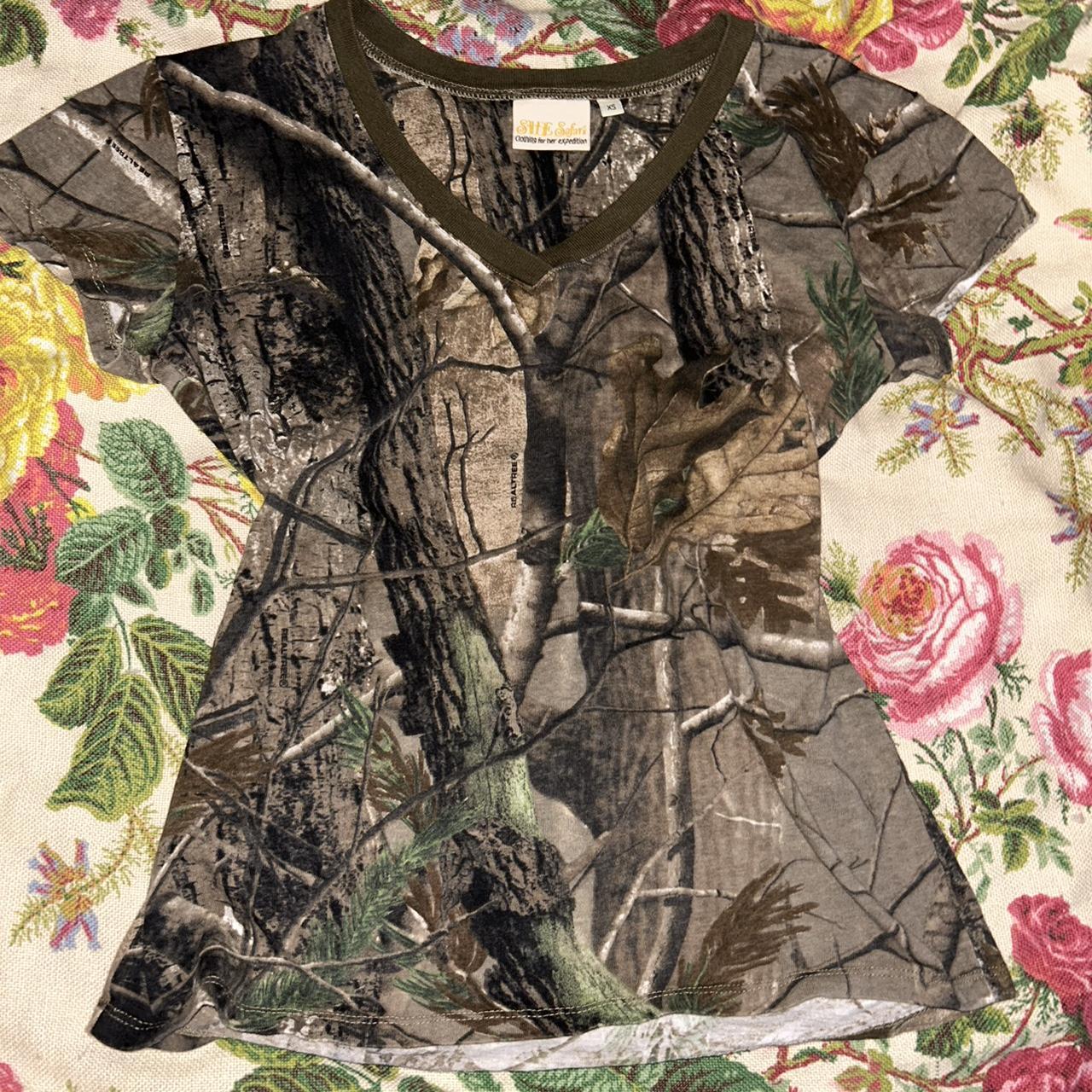 She camo x real-tree baby tee 🥰 size XS. Made with... - Depop