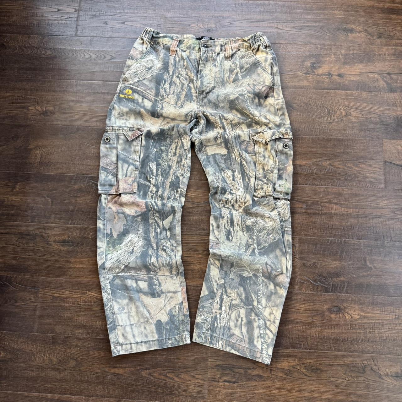 Baggy RealTree camo cargo pants in great condition... | Depop